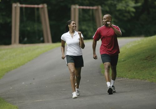 Beneficios De Caminar Con El Estómago Contraído | Spatz3