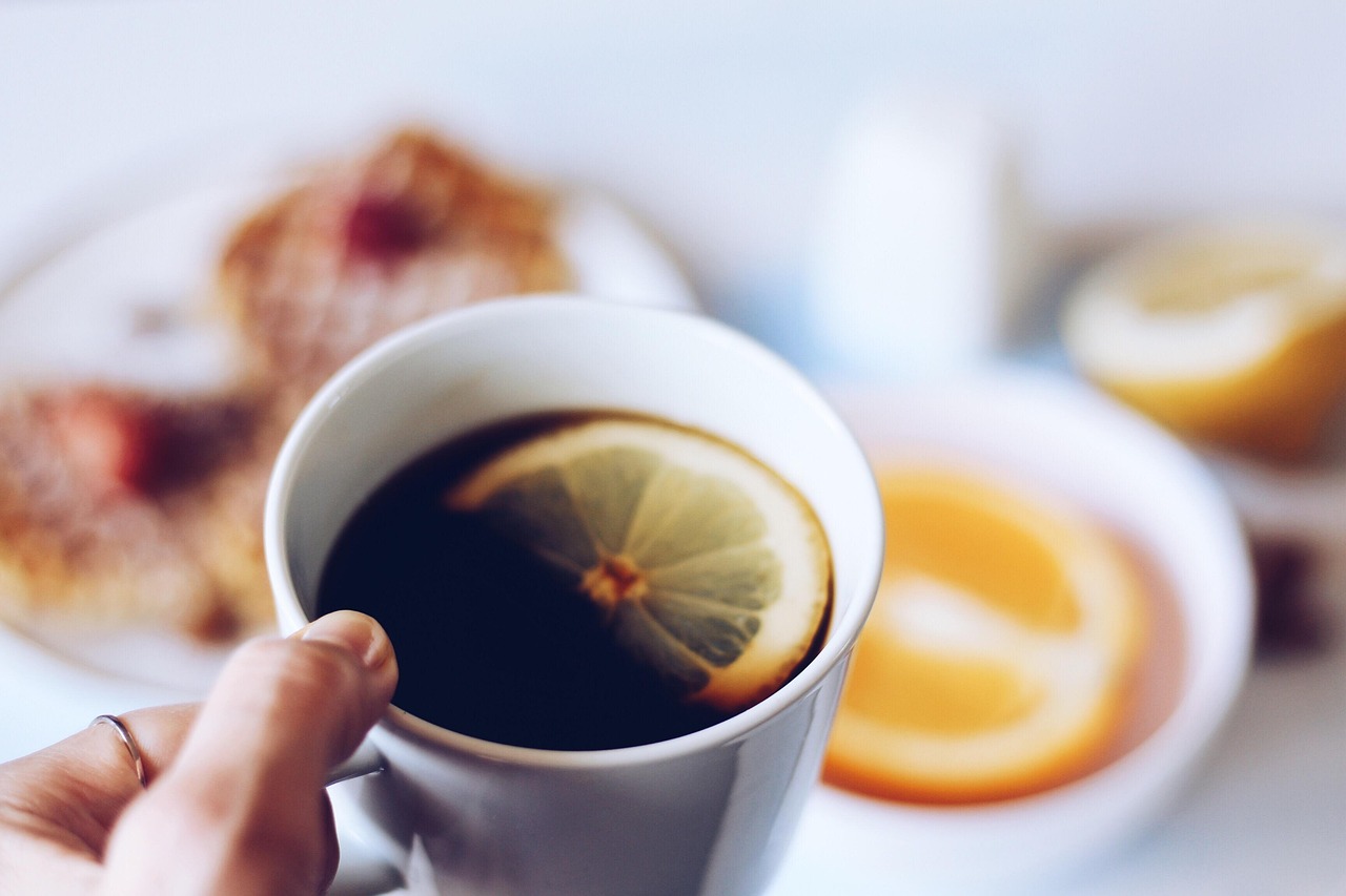 Coffee & Lemon: Benefits, Side Effects & Weight-Loss Facts